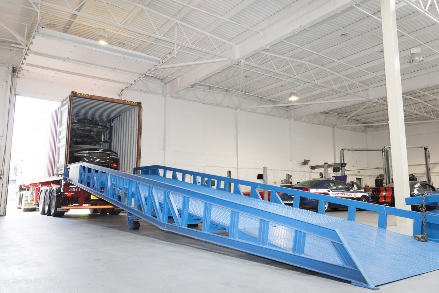 Container Devanning & Unloading Services UK | ShipMyCar | ShipMyCar